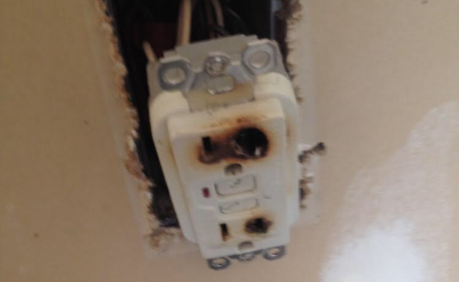 Key Signs you Need Outlet Repair | Mister Sparky by Wise Electric ...